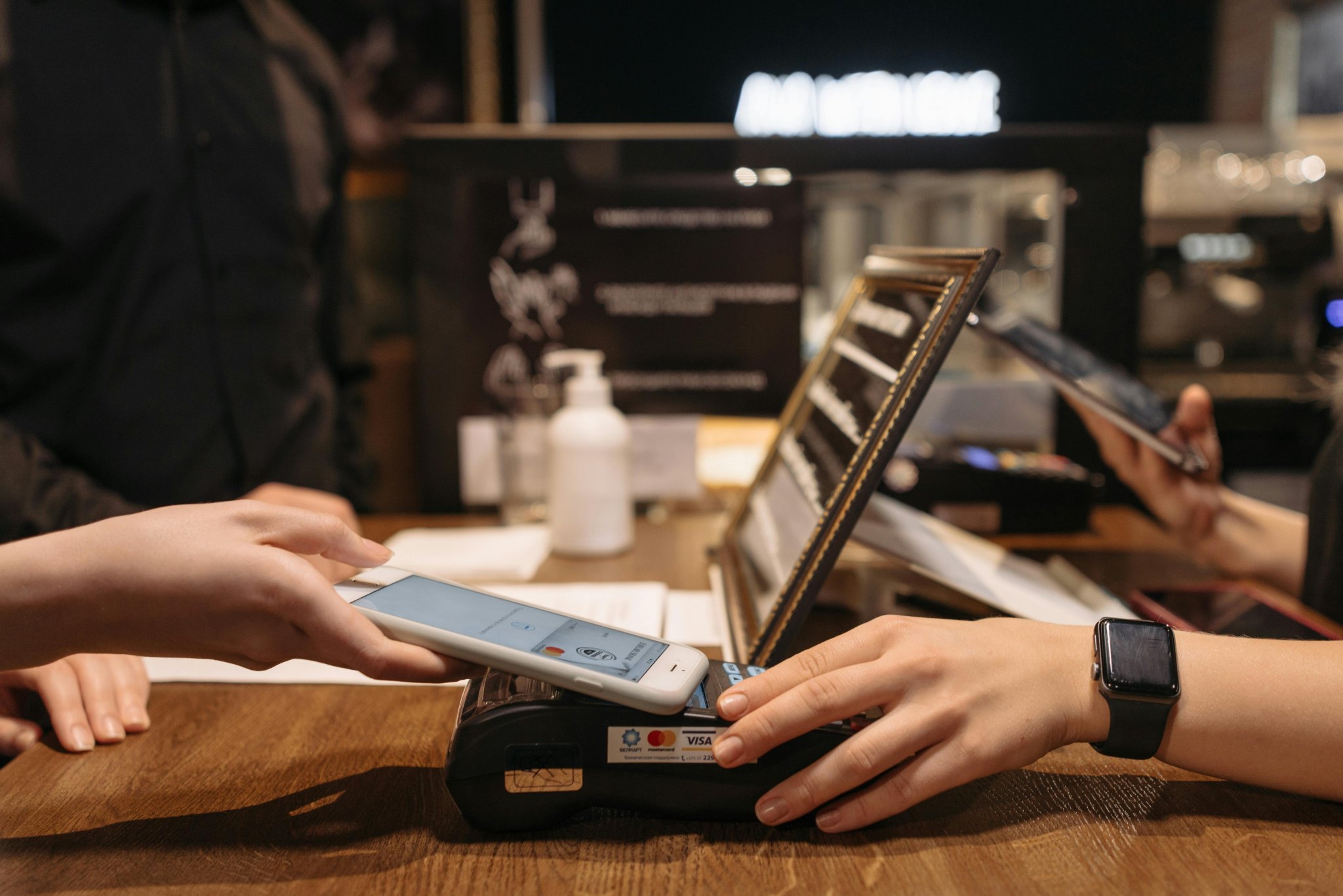 Why Digital Wallets and Money Transfer Apps Are the Future of Finance ...